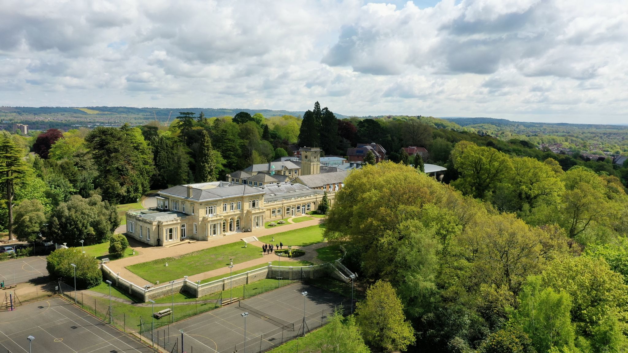 Dunottar School | Reigate | Surrey | England | isbi Schools